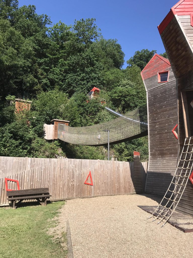 Athénée Royal d'Athus – Osez l'humain